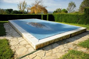 6 Ways to Enjoy Your Swimming Pool This Fall